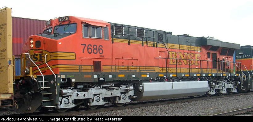 BNSF 7686